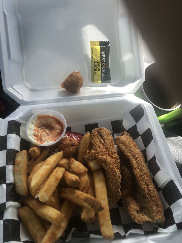 FISH N TAILS OYSTER BAR - Updated April 2025 - 10 Reviews - 1310 N ...