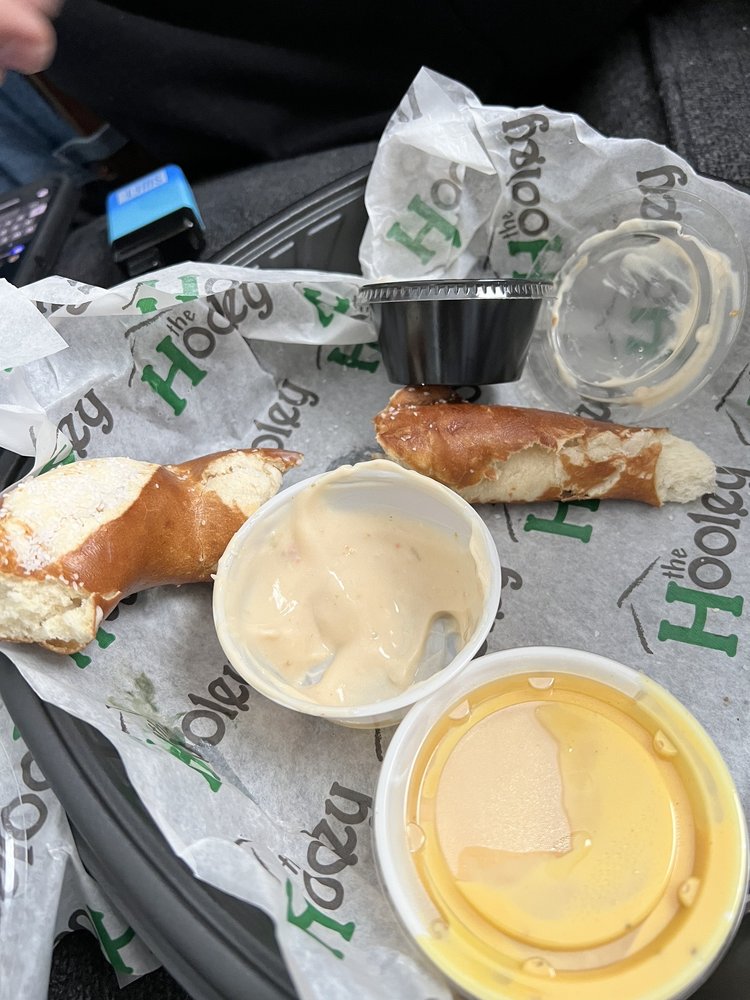 HOOLEY HOUSE SPORTS PUB & GRILLE - 31 Photos & 61 Reviews - 7861 ...