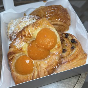 LE PETIT FOUR BAKERY - Updated December 2025 - 57 Photos & 29 Reviews ...