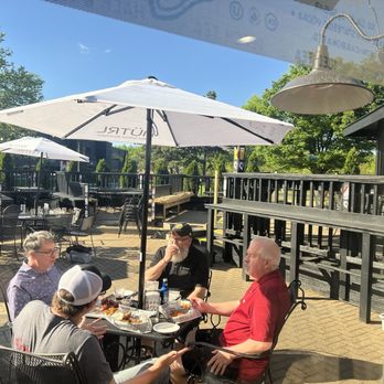 SHAKERS PUBLIC HOUSE - Updated December 2024 - 59 Photos & 36 Reviews ...