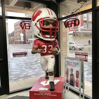 UNIVERSITY BOOK STORE - Updated December 2025 - 18 Photos & 26 Reviews ...