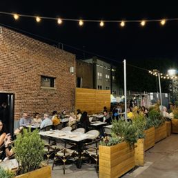 DOS BESOS - Updated December 2025 - 897 Photos & 381 Reviews - 99 Union ...