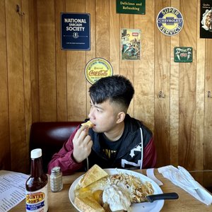 YELLOW CAT CAFE - 52 Photos & 64 Reviews - 808 E Colfax Ave, South Bend ...