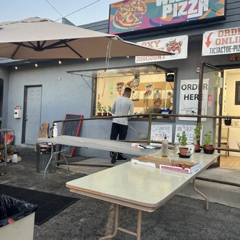 TIC TAC TOE PIZZA - Updated December 2024 - 77 Photos & 45 Reviews ...