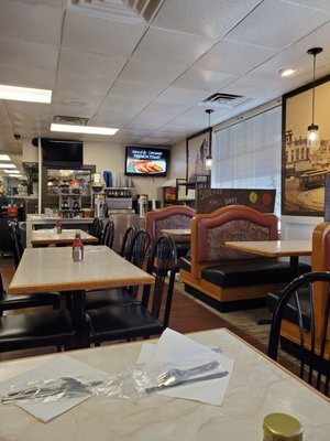 SPRINGFIELD FAMILY RESTAURANT - Updated February 2025 - 97 Photos & 129 ...