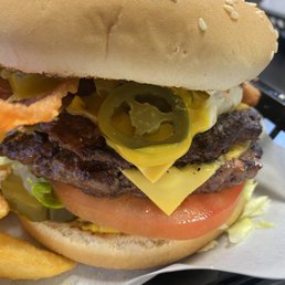 LUCKY’S BURGERS & SHAKES - Updated August 2025 - 258 Photos & 500 ...