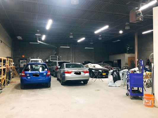 AUTO BODY WORLD - Updated December 2025 - 25 Photos & 92 Reviews - 9425 ...