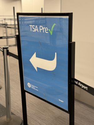 TSA CHECKPOINT HAM - HONOLULU INTERNATIONAL AIRPORT TERMINAL 1 ...