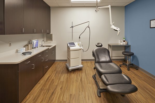 LASER AND SKIN SURGERY CENTER OF INDIANA - 30 Photos & 13 Reviews ...