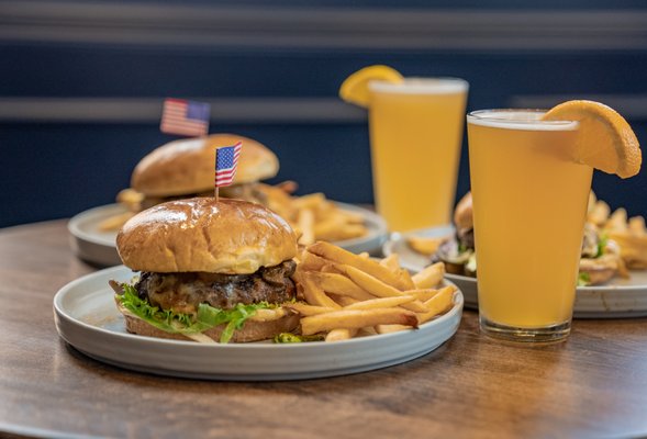 NORTH & MAPLE KITCHEN + BAR - 36 Photos & 35 Reviews - 18401 N Creek Dr ...