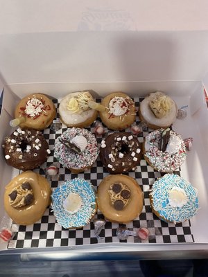 HEIDI HO DONUTS - Updated December 2025 - 17 Photos - 137 E Bridge St ...