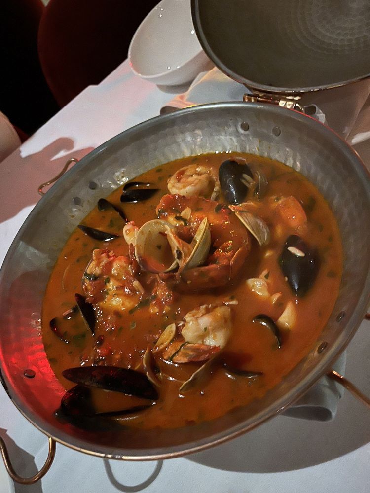 TAVERN ON RUSH - Updated January 2025 - 106 Photos & 39 Reviews - 1015 ...