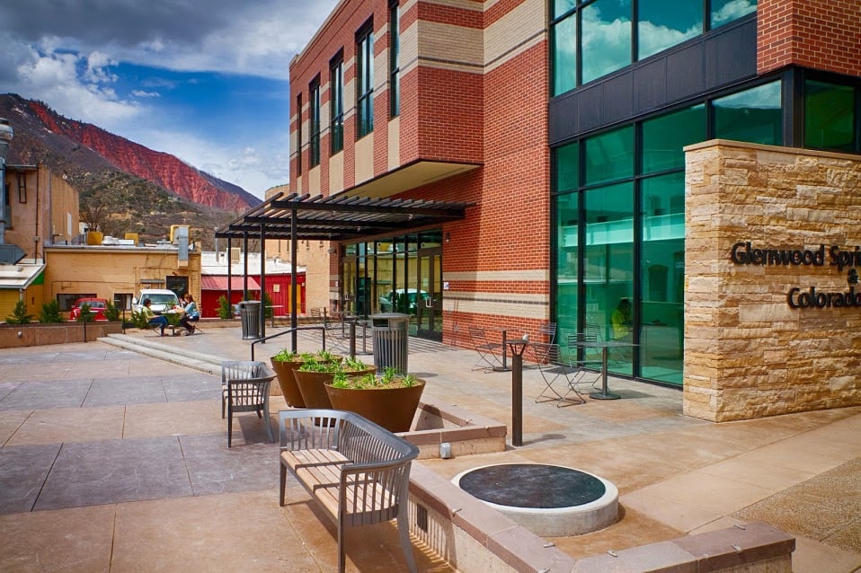 GLENWOOD SPRINGS BRANCH LIBRARY - Updated October 2025 - 19 Photos ...