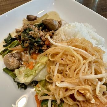 SING TONG THAI CUISINE - Updated May 2025 - 495 Photos & 353 Reviews ...