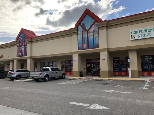 SUN GAS STATION - Updated December 2025 - 64 Photos & 306 Reviews ...