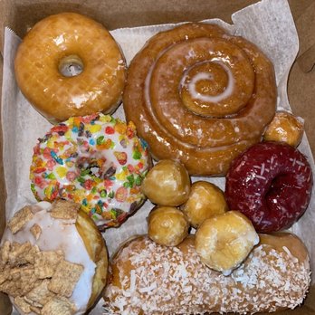 DAILY R I HOMEMADE DONUTS - Updated May 2025 - 40 Photos & 12 Reviews ...