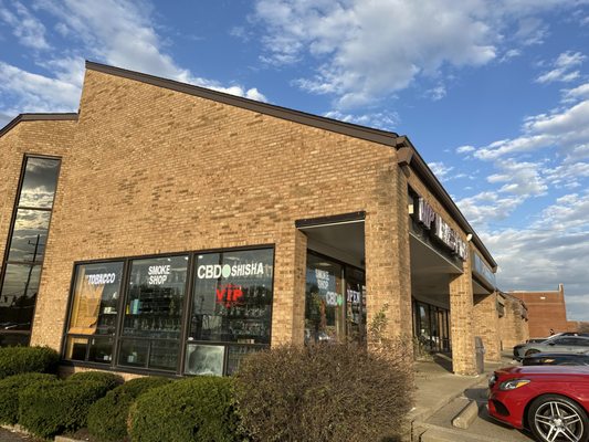 VIP WIRELESS & SMOKE SHOP - Updated August 2025 - 8080 Beechmont Ave ...