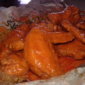 Rooster’s Restaurant & Bar - Takeout & Delivery - 35 Photos & 37 ...