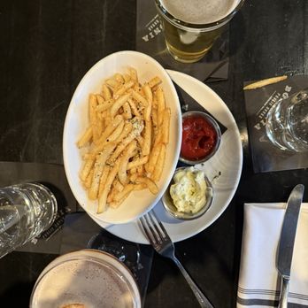 BOSTONIA PUBLIC HOUSE - Updated June 2025 - 2722 Photos & 2168 Reviews ...