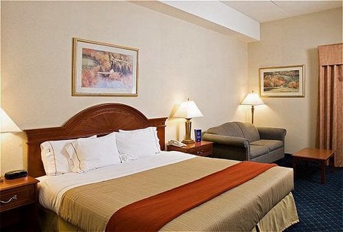 HOLIDAY INN EXPRESS & SUITES BARRIE - Updated December 2025 - 22 Photos ...