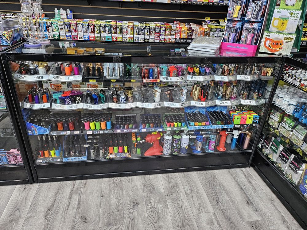 SMOKE N SMOKE - Updated January 2025 - 21 Photos - 730 Brownswitch Rd ...