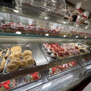 FERRARA BAKERY & CAFE - Updated August 2024 - 3103 Photos & 1882 ...