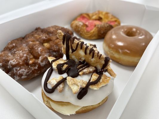 THE DONUT STATION - Updated October 2025 - 91 Photos & 61 Reviews - 486 ...