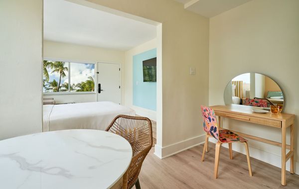 ALOHA FRIDAYS - Updated December 2025 - 13 Photos - 952 Collins Ave ...