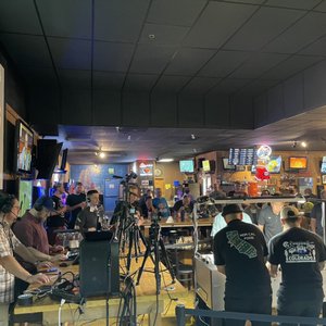 THE HEADLINERS CLUB - Updated June 2025 - 16 Reviews - 17880 SW McEwan ...