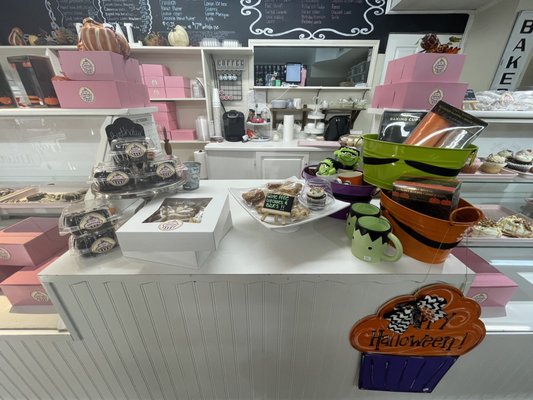 CUPCAKE FACTORY - 16 Photos & 17 Reviews - Cupcakes - 18104 Kanis Rd ...