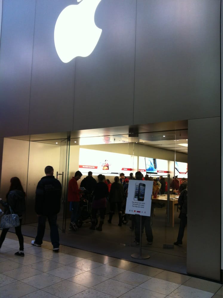 APPLE STORE - Updated November 2024 - 15 Reviews - 26 Midsummer Pl ...