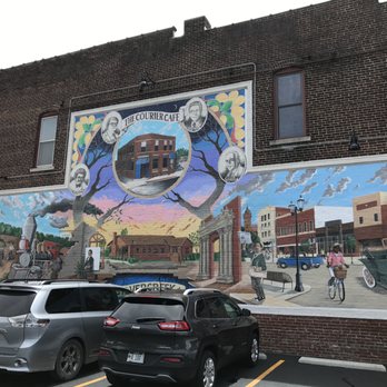 THE COURIER CAFE - Updated June 2024 - 213 Photos & 456 Reviews - 111 N ...