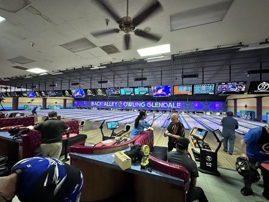 BACK ALLEY BOWLING - GLENDALE - Updated November 2025 - 359 Photos ...
