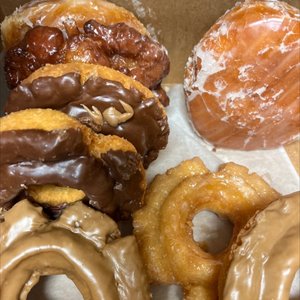 ALVERNON DONUT SHOP - 88 Photos & 126 Reviews - 1450 S Alvernon Way ...