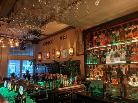 CUDDLE PUB - Updated June 2024 - 53 Photos & 32 Reviews - Nieuwe ...