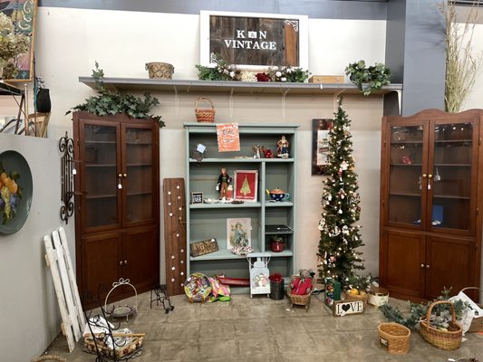 MERCHANT SQUARE ANTIQUE MARKETPLACE - 1509 N Arizona Ave, Chandler ...