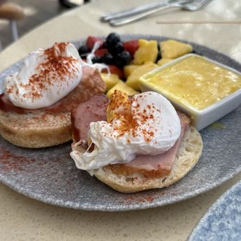 DECK. - Updated October 2025 - 4419 Photos & 2569 Reviews - 150 Kapahulu Ave, Honolulu, Hawaii ...