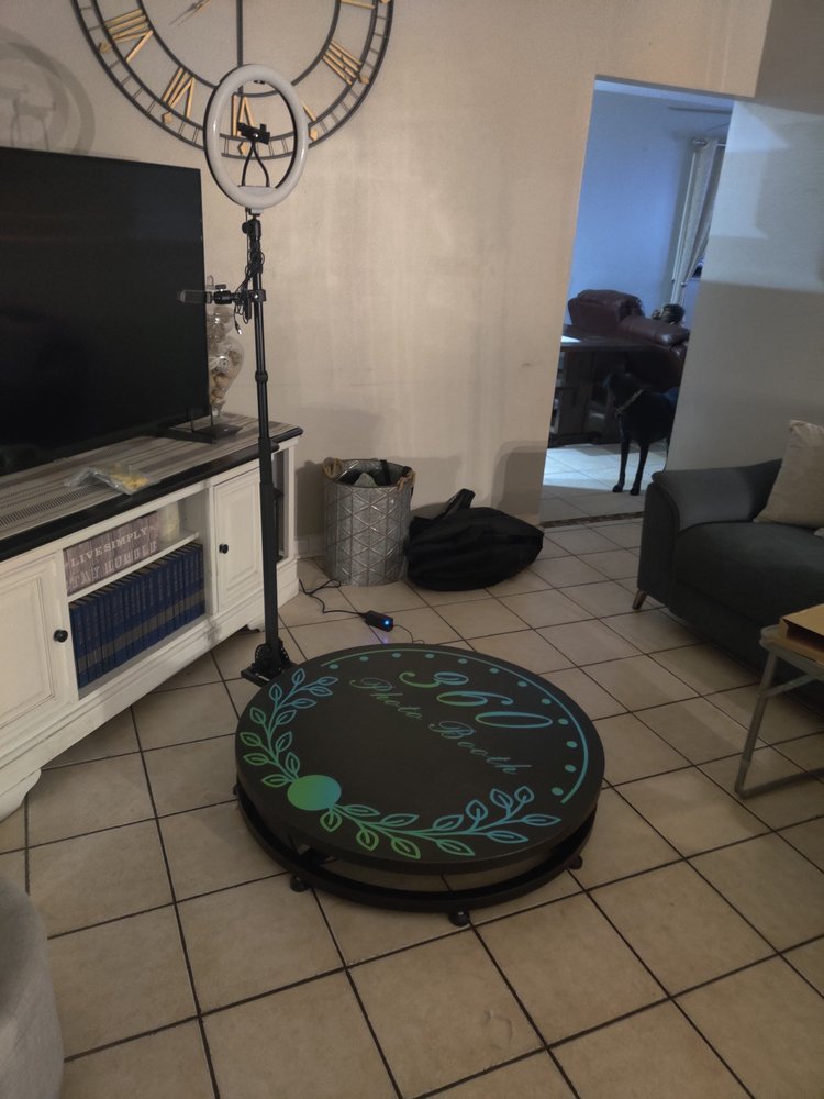 U-POSE-360 PHOTO BOOTH - Updated March 2025 - Request a Quote - 20 ...