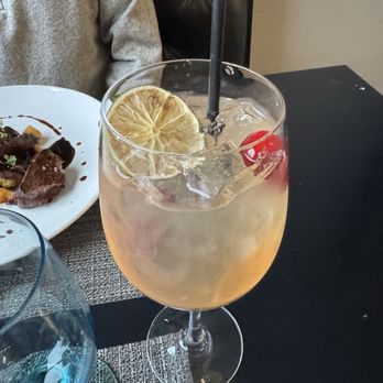 FIN & TONIC - Updated December 2025 - 461 Photos & 238 Reviews - 1301 ...