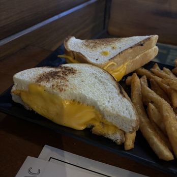 ED’S TAVERN - Updated October 2025 - 104 Photos & 183 Reviews - 10719 ...