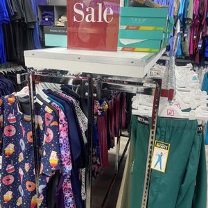 DISCOUNT UNIFORM STORE - Updated October 2025 - 10 Photos - 4277 S ...