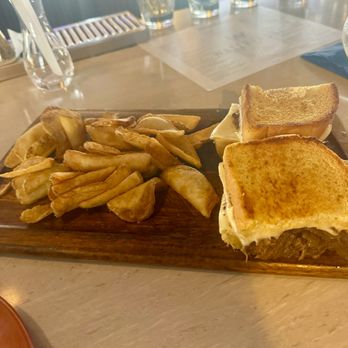 WATERFRONT - Updated June 2024 - 211 Photos & 197 Reviews - 131 SW ...