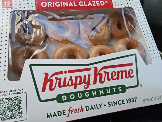 KRISPY KREME - Updated December 2025 - 79 Photos & 127 Reviews - 1021 ...