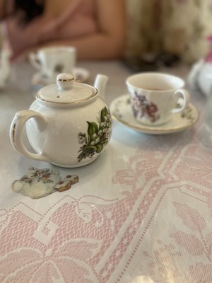 BRAMBLES ENGLISH TEA ROOM - Updated July 2024 - 123 Photos & 64 Reviews ...