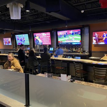 HOLIDAYS PUB & GRILL - Updated October 2025 - 29 Photos & 20 Reviews ...