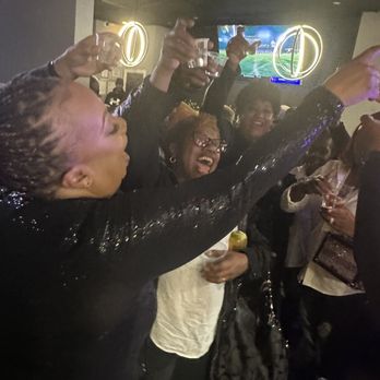 JULZ - Updated May 2025 - 38 Photos & 20 Reviews - 7719 Crittenden St ...