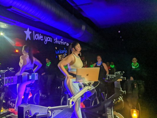 STARCYCLE - Updated October 2025 - 13 Photos - 1167 Colonnade Ctr, Des Peres, Missouri - Cycling ...