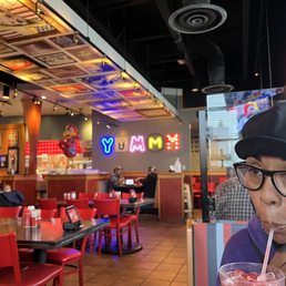 RED ROBIN GOURMET BURGERS AND BREWS - Updated July 2025 - 337 Photos ...