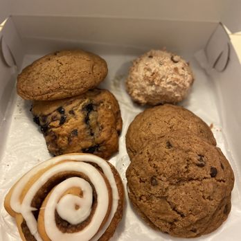 OLD WORLD BREADS BAKERY - Updated March 2025 - 62 Photos & 83 Reviews ...