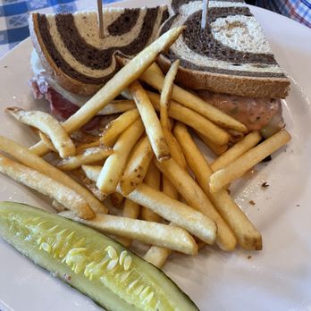 PERRY’S - EMBARCADERO - Updated May 2024 - 946 Photos & 952 Reviews ...